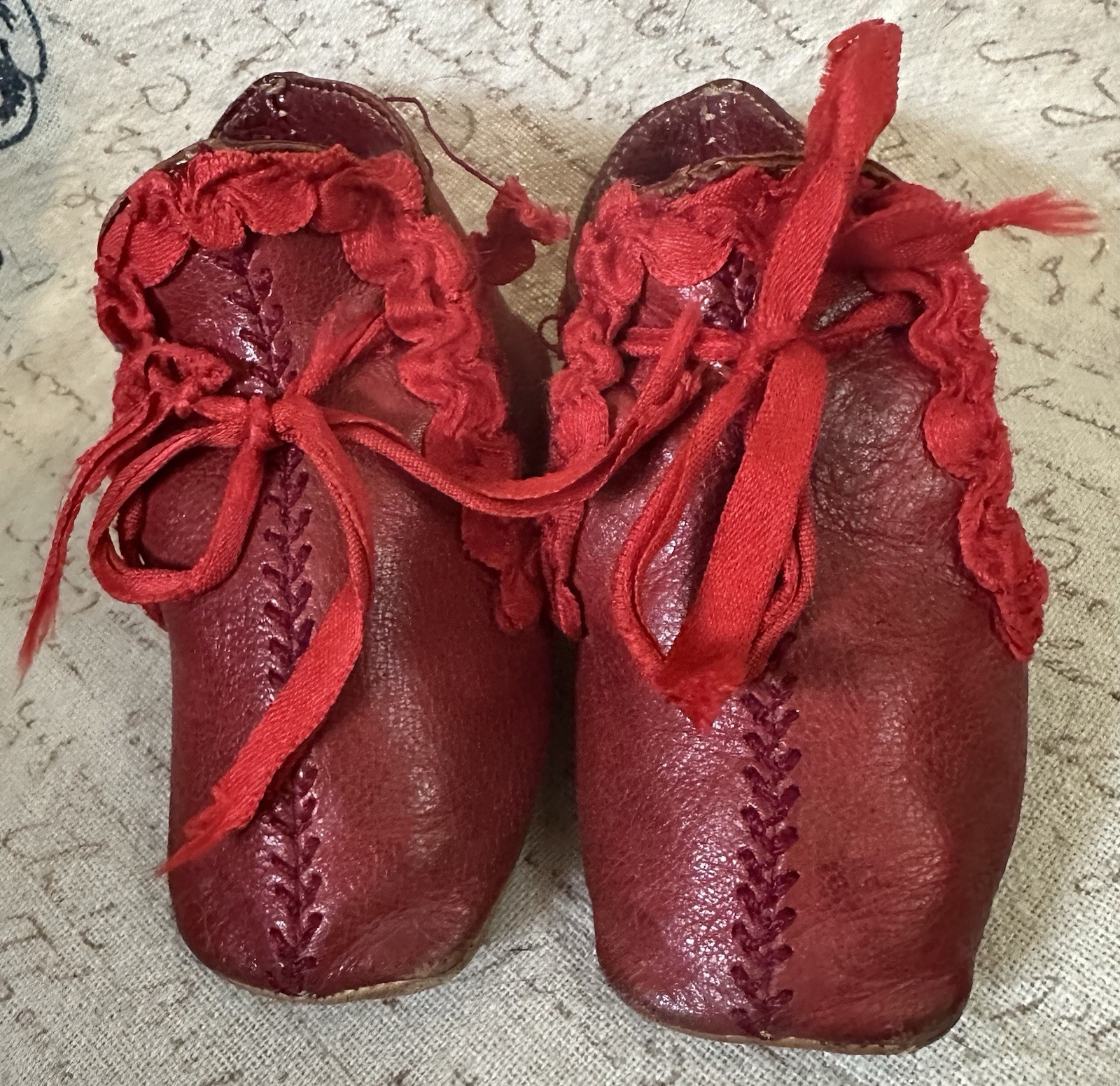 Rare Antique Georgian Ox Blood Red Kid Leather Baby/I… - Gem