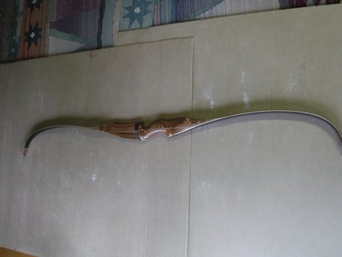 Damon Howatt hunter recurve bow 55# at 28 AMO 62 very nice condition ...