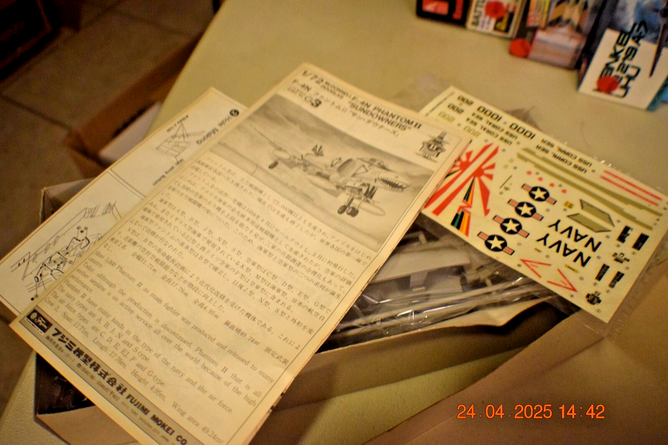 FUJIMI MODEL KIT *F-4N PHANTHOM II SUNDOWNERS -1:72nd - UNBUILT-FREE ...