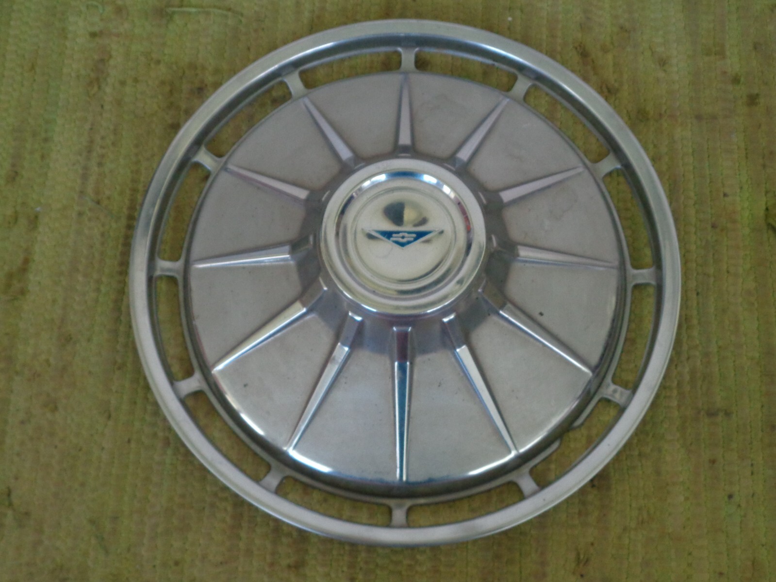 1961 Chevrolet Corvair HUB CAPS 13" Wheel Covers Set of 4 Chevy Hubcaps ...