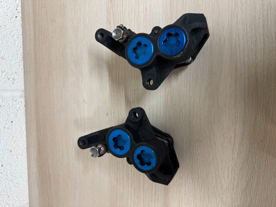 Yamaha R1 4XV 1998-1999 - Front brake calipers blue spot #1 | eBay UK