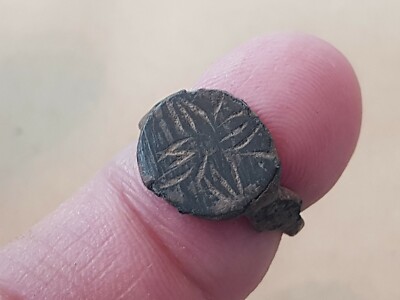 Very rare stunning Post Medieval copper alloy ring. Please read ...