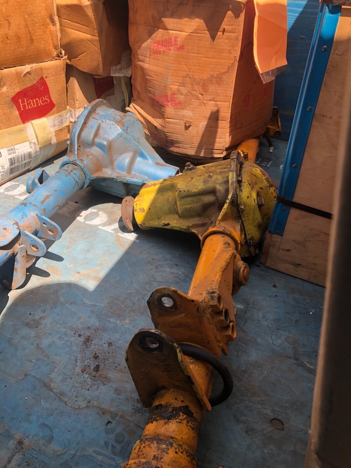 P1800 142 144 VOLVO REAR AXLE ASM WITH TRUE TRAC LIMITED SLIP FOR SCCA ...