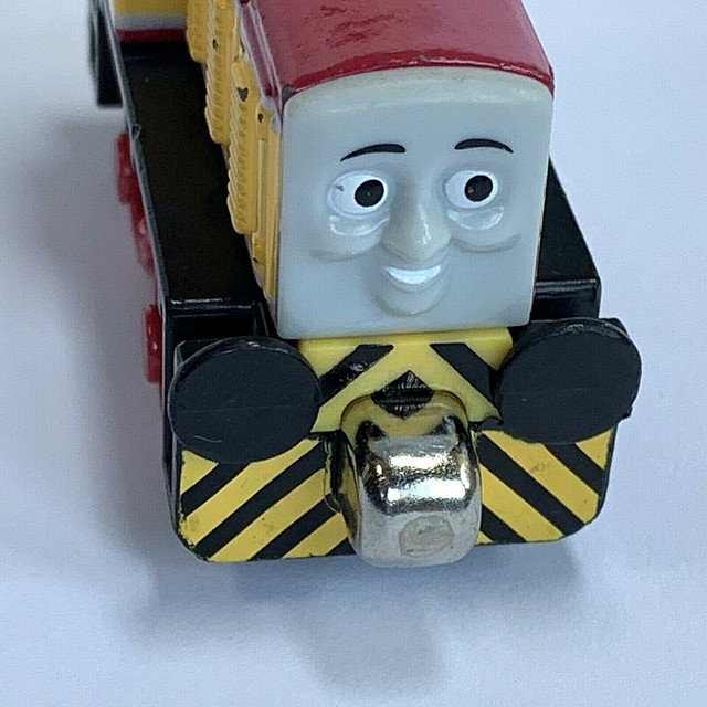 Thomas and Friends DART Die Cast Train Toy (V8979) 2010 Red Yellow ...