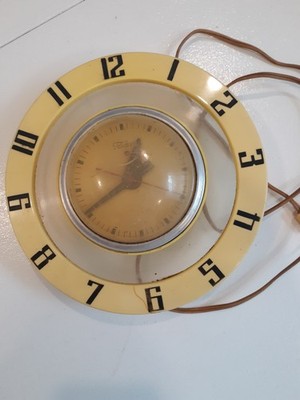 Vintage TELECHRON Yellow Wall Clock Model 2HC39 Saturn Flying Saucer ...
