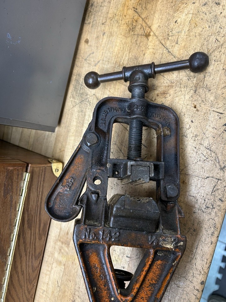Vintage Armstrong, Bench Clamp Pipe Vise No. 142 For 1/8”-2” Pipe ...