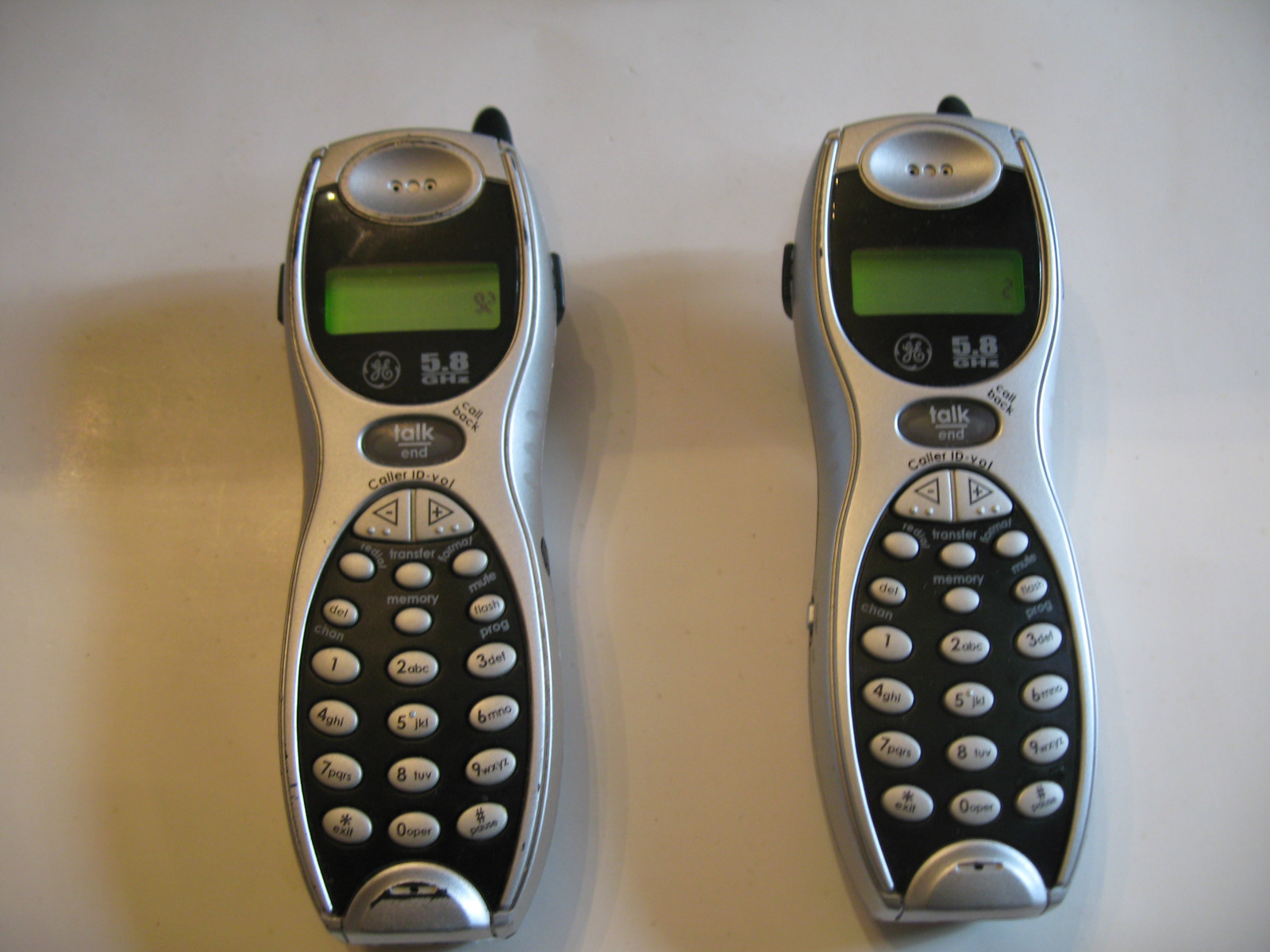 GE 25840 Cordless Dual Handset Phone Set Caller ID, Call Waiting, LCD ...