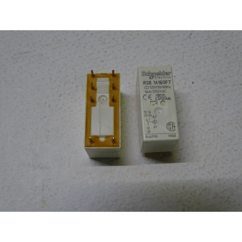 Zelio Relay RSB1A160F7 Interface Plug-In RSB-1 C/O - 120VAC - 2Pezzi ...