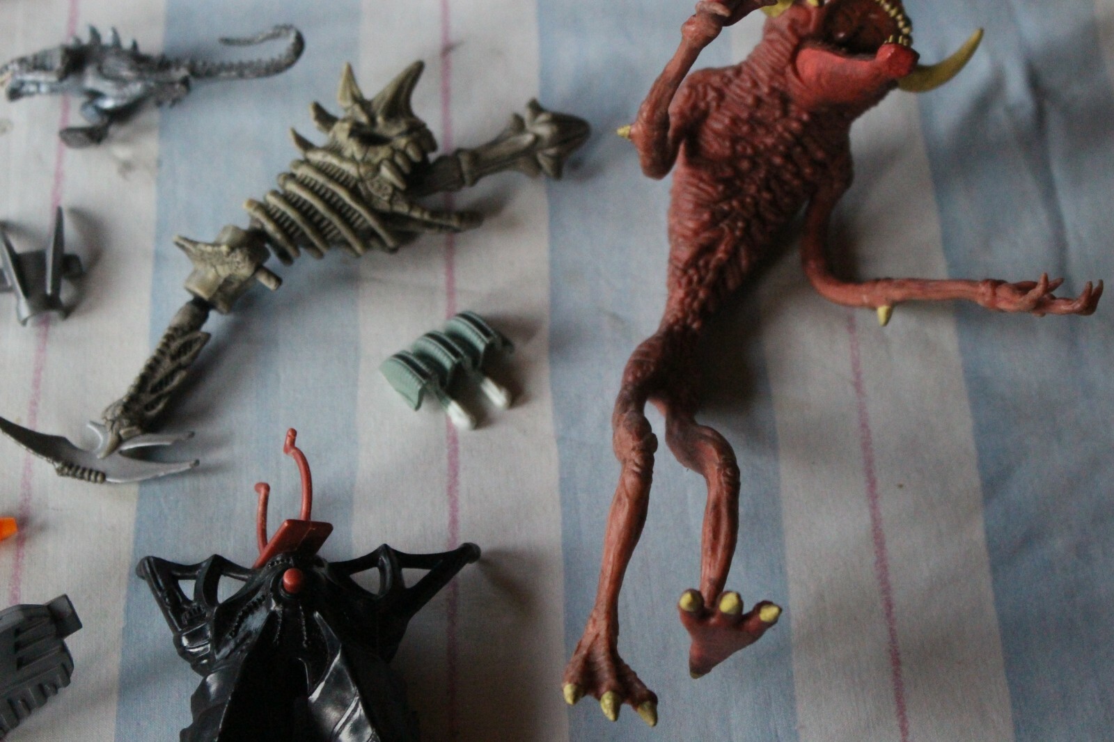 Toy Figure Spares Weapons Accessories Bits Lot Aliens Predator Stargate ...