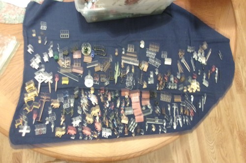 Mixed Lot of Tiny and Miniature Model Railroad Scenery Pieces | eBay