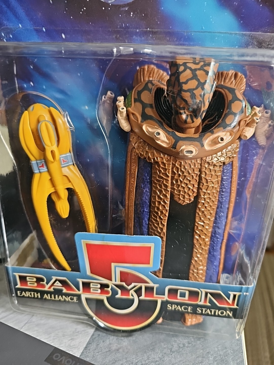 Babylon 5 Earth Alliance Ambassador Kosh Naranek With Vorlon Cruiser ...