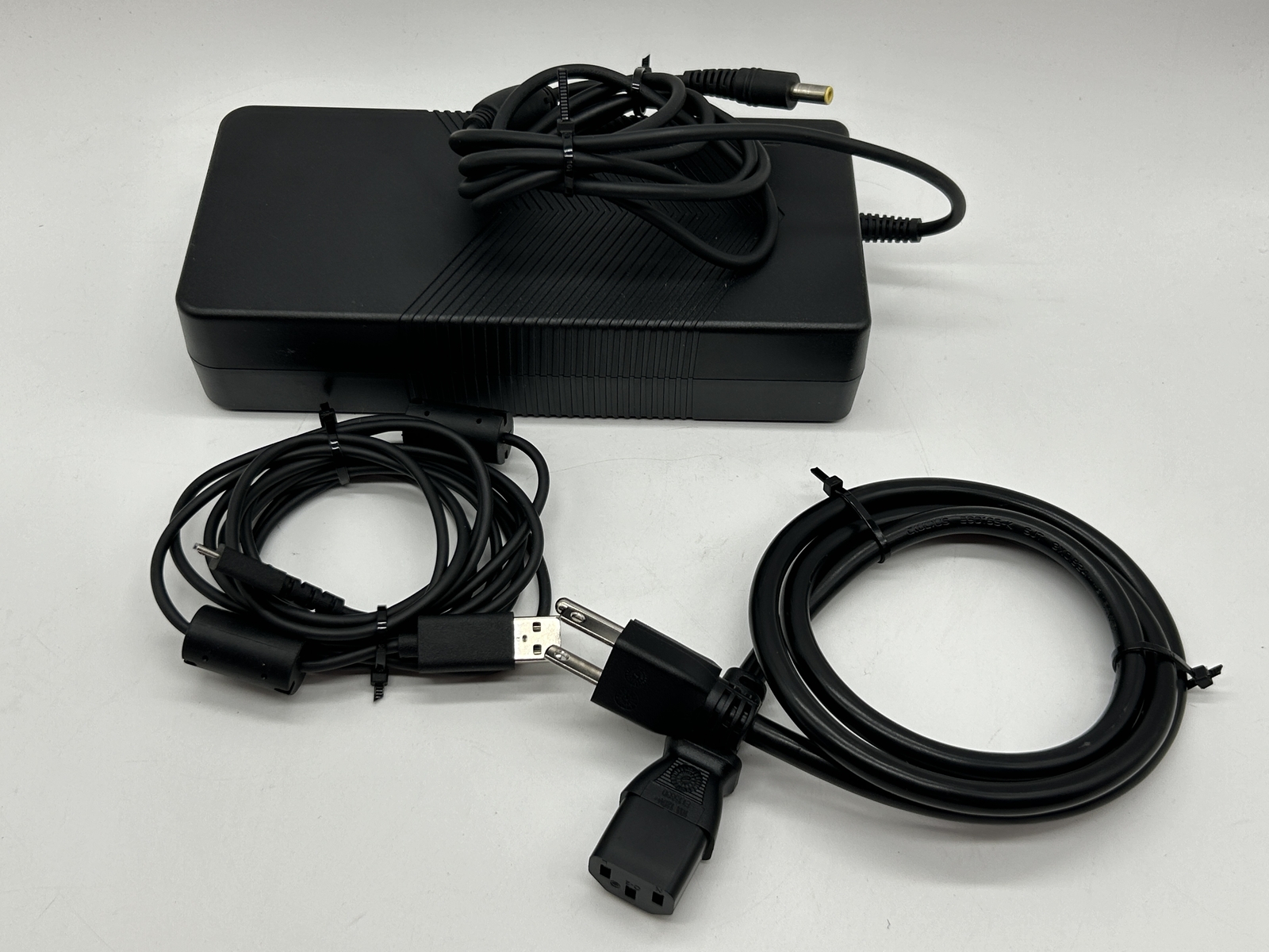 Logitech 941-000215 Pro TrueForce Racing Wheel For PC Black New Open ...