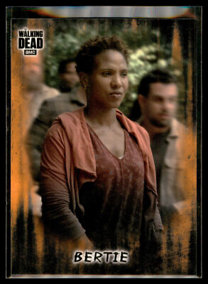2018 Topps Walking Dead Hunters and the Hunted ORANGE Parallel #66 ...