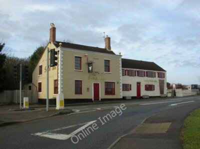 Photo 6x4 Coombe Hill, The Swan Inn Deerhurst Walton Pub/restaurant at ...