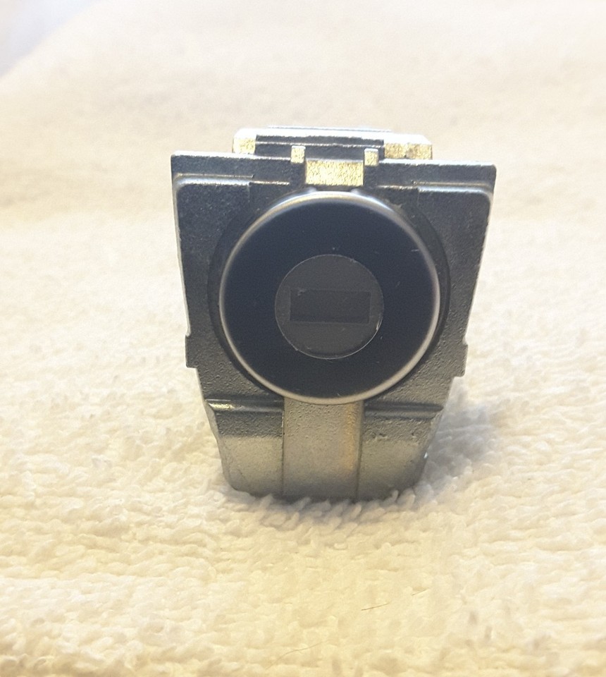 USED-TOYOTA-OEM-CYLINDER KEY SET-PART-69005-06690 | eBay