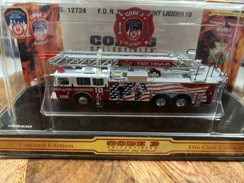Seagrave FDNY Fire Engine Red White & Blue Vehicle 2003 Code 3 #12724 ...