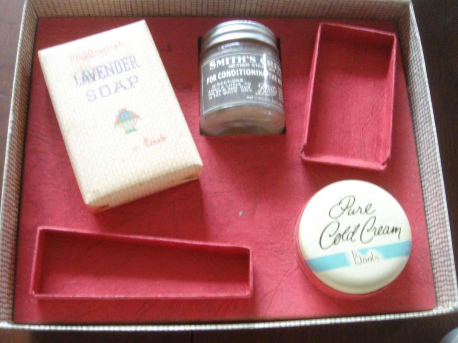 vintage boots toiletries set cold cream lavender soap smith cremolia ...