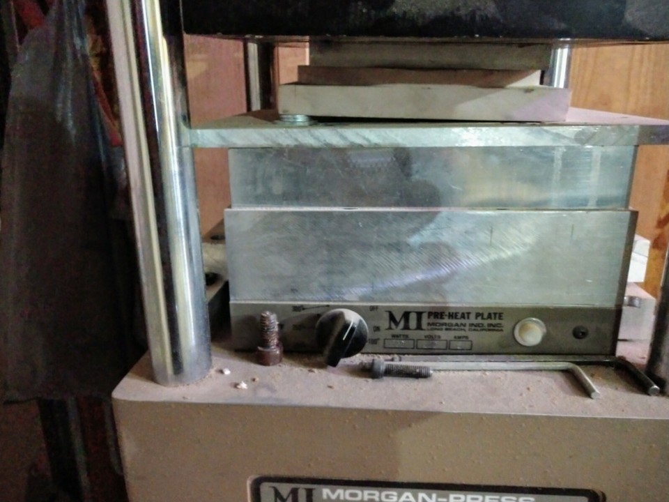 Plastic Injection Molding Machine, big area small footprint 120V Morgan ...