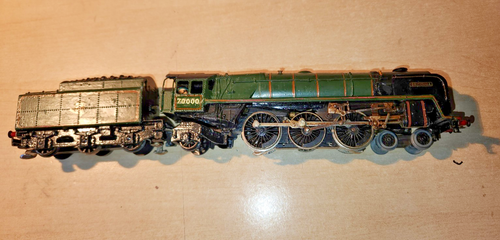 Hornby? 3 Rail Britannia Class 7MT 4-6-2 Britannia 70000 BR Green | eBay UK
