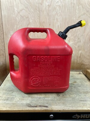 Oil & Gas - Blitz 5 Gallon Gas Can