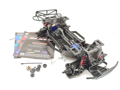 NEW TRAXXAS MAXX SLASH 6S MONSTER 4WD SCT ROLLER SLIDER CHASSIS W ...