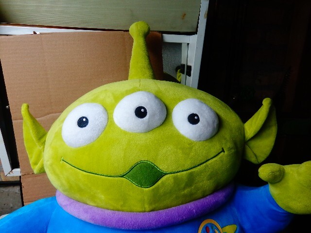 DISNEY LITTLE GREEN MAN TOY STORY ALIEN PIXAR 28"TALL X24" WIDE TOY ...