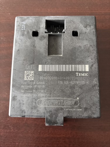 Freightliner Cascadia Daimler A06-74995-005 Central Gateway Module # ...