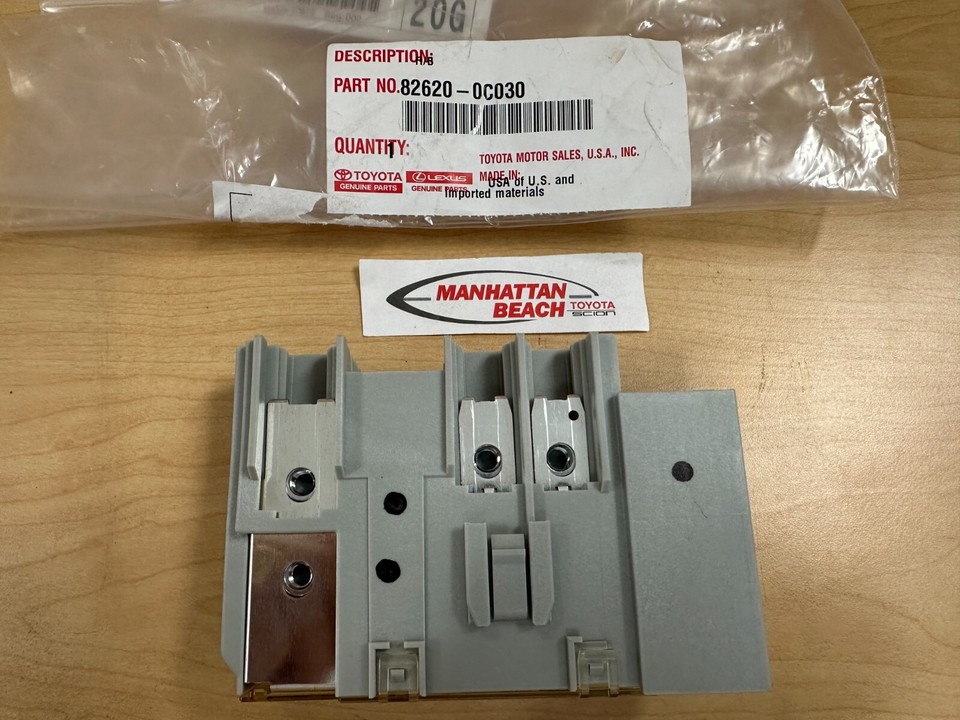 07-21 TUNDRA FUSE FUSIBLE LINK BOX 82620-0C030 GENUINE TOYOTA OEM NEW ...