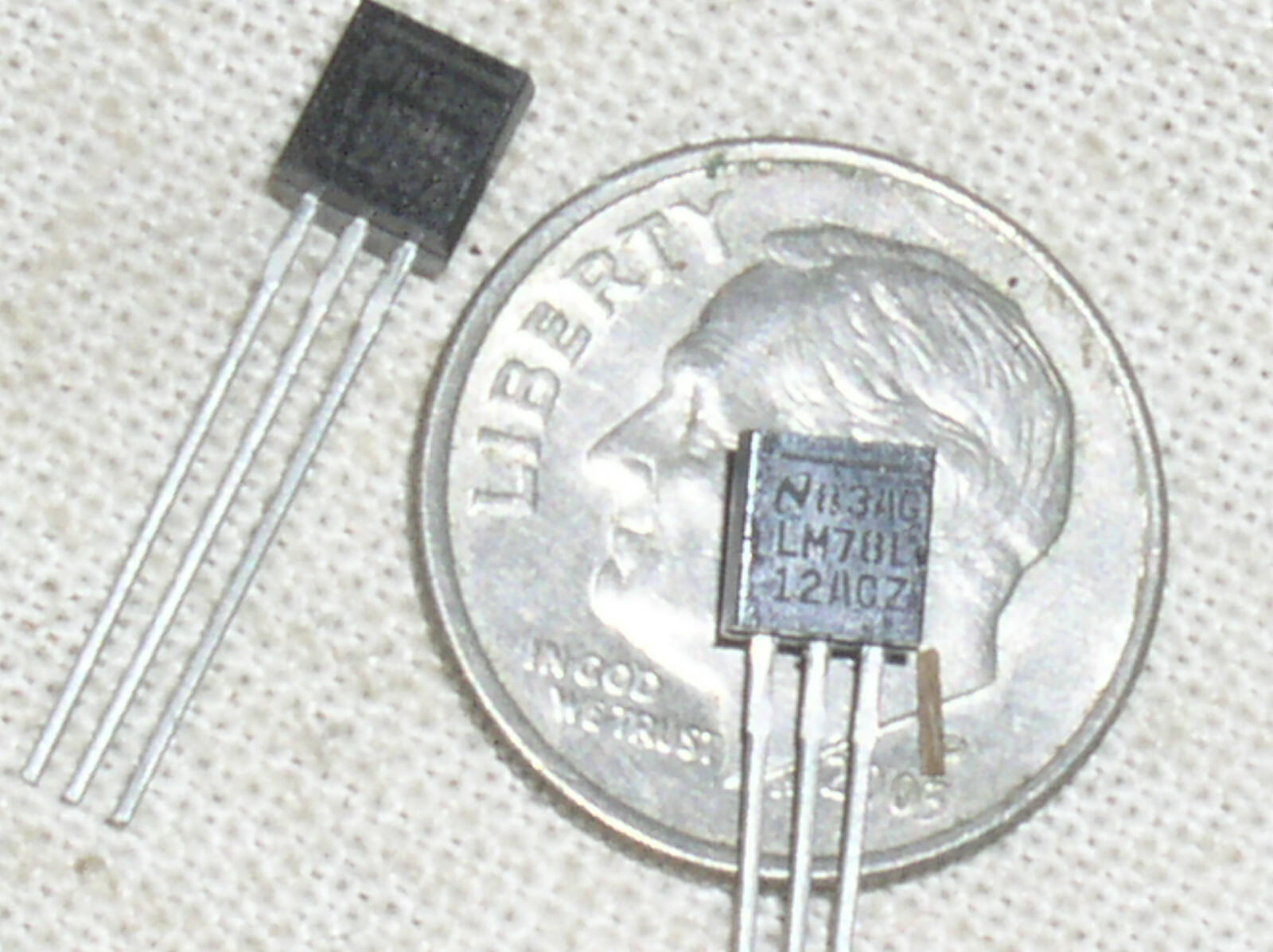 2 NATIONAL LM78L12 ACZ 12 VOLT TO-92 .1A 100MA VOLTAGE REGULATOR 7812 ...