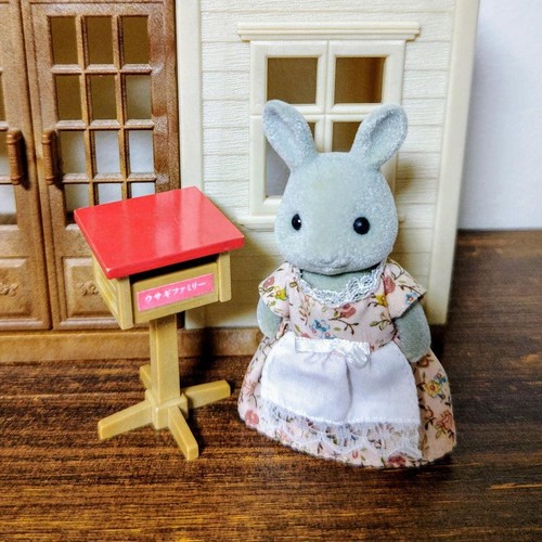 Calico Critters Japanese Sylvania Early Mailbox Gray Rabbit'S Mother ...