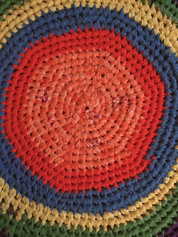 23” Handmade Round Crochet Recycled T-Shirt Rug Upcycle Tye Dye And ...
