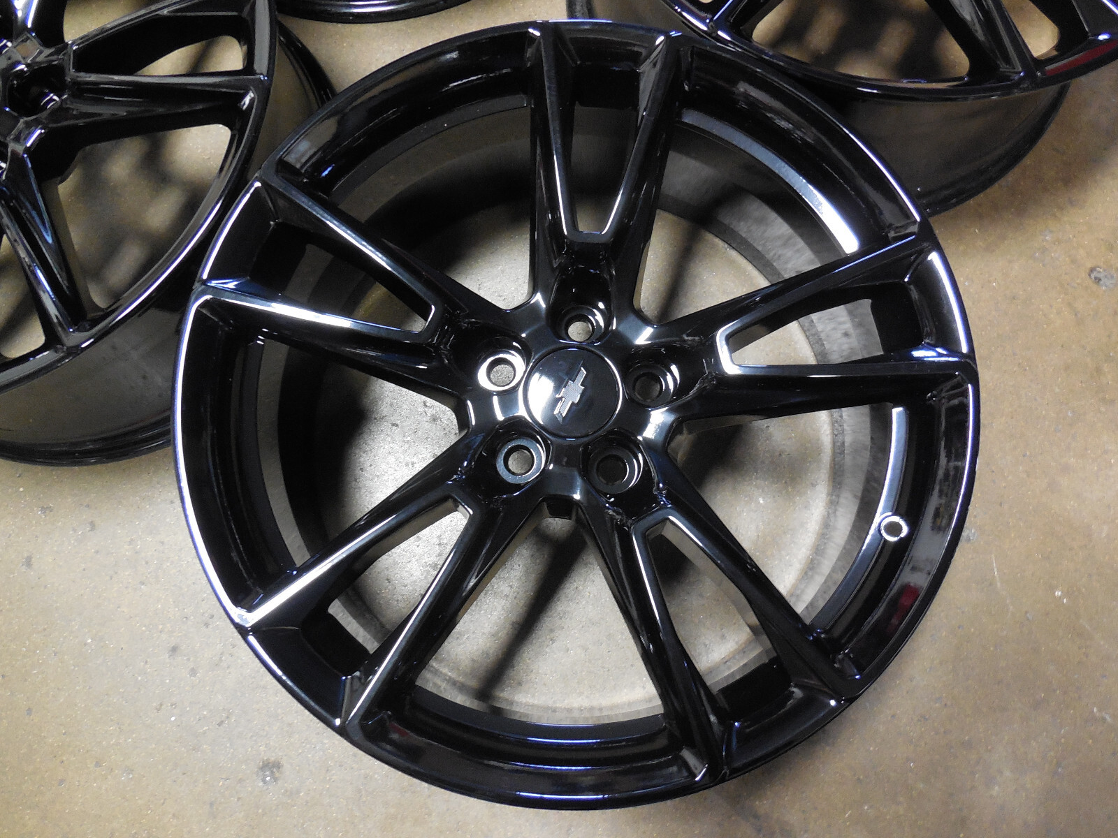 SET 20x8.5 Camaro 1LT 2LT GLOSS Black wheels rims Factory OEM 5872 20x8 ...