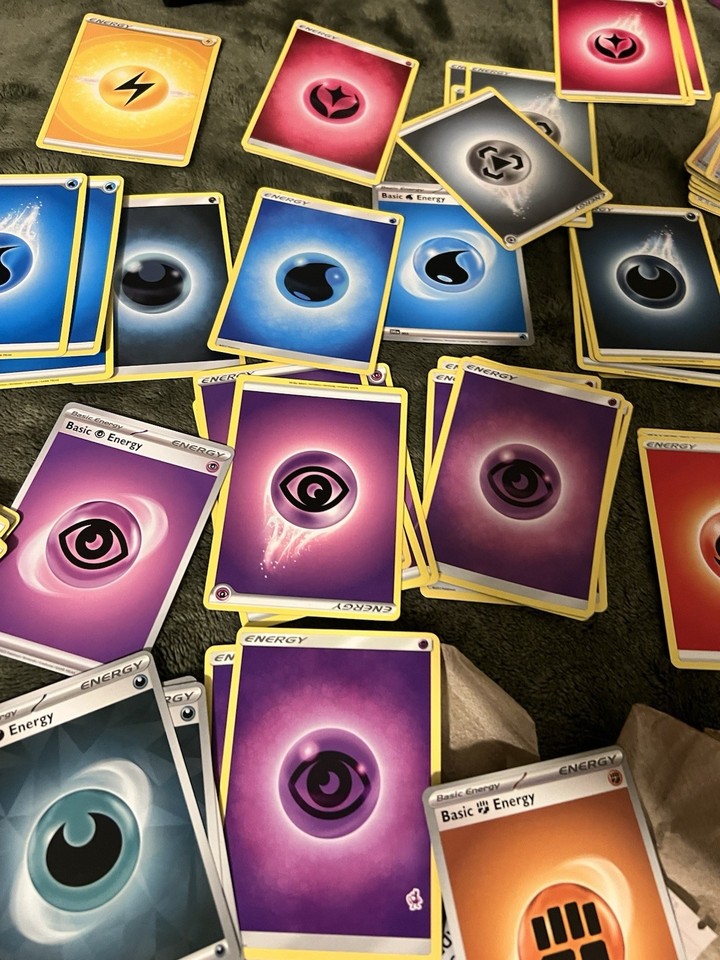 Over 2000 Pokémon TCG Including Holographics , Energy , Basics, And ...