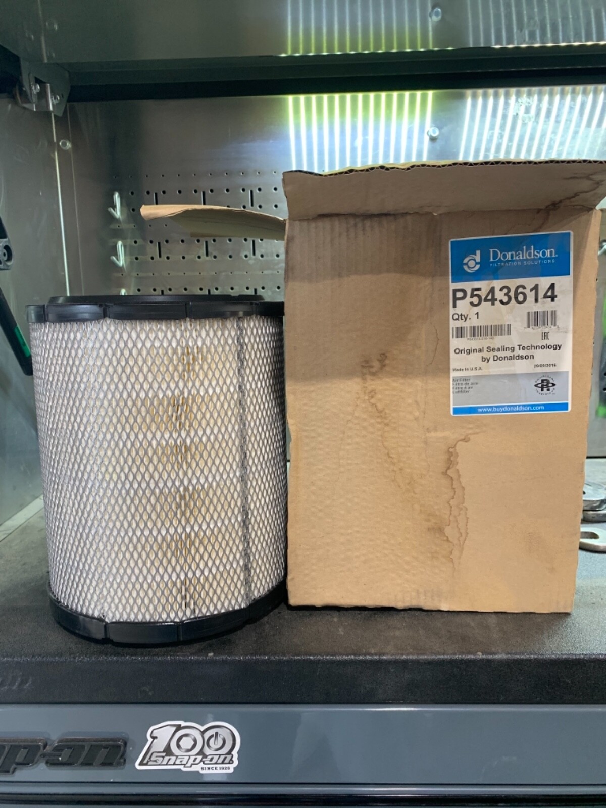 DONALDSON P543614 - Air filter cross reference