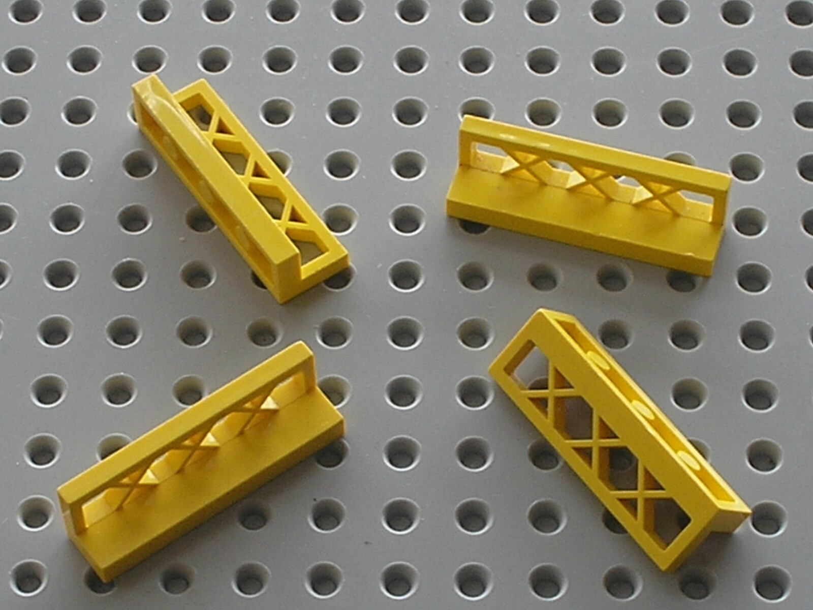 4 x Barriere LEGO yellow Fence 3633 / Set 575 599 3682 6987 588 6277 ...