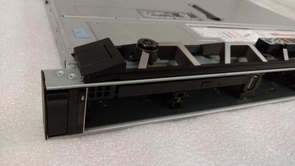 Dell PowerEdge R640 2x Xeon Silver 4110 * 128GB Ram * H740p * Boss | eBay