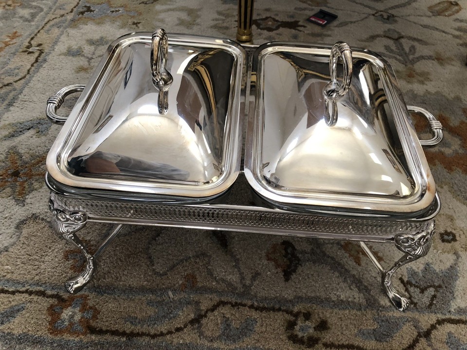 Silver plated chafer is 8 Qt. Full Chafer with two Lids And Two Pyrex ...