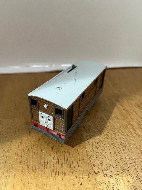 Vintage Thomas and Friends trains. Not working for parts only 90s To ...