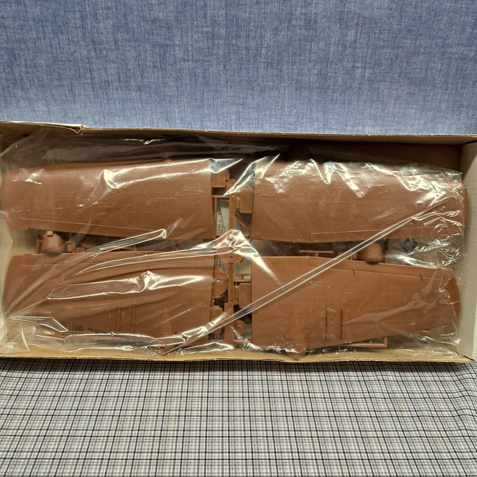 Model Airplane Amiot 143 Musee Scale 1:72 New Open Box | eBay