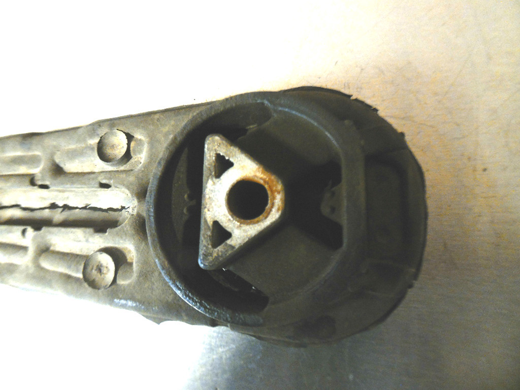 9006 E6F 2006-2008 MK3 RENAULT CLIO 1.2 LOWER GEARBOX MOUNT MOUNTING ...