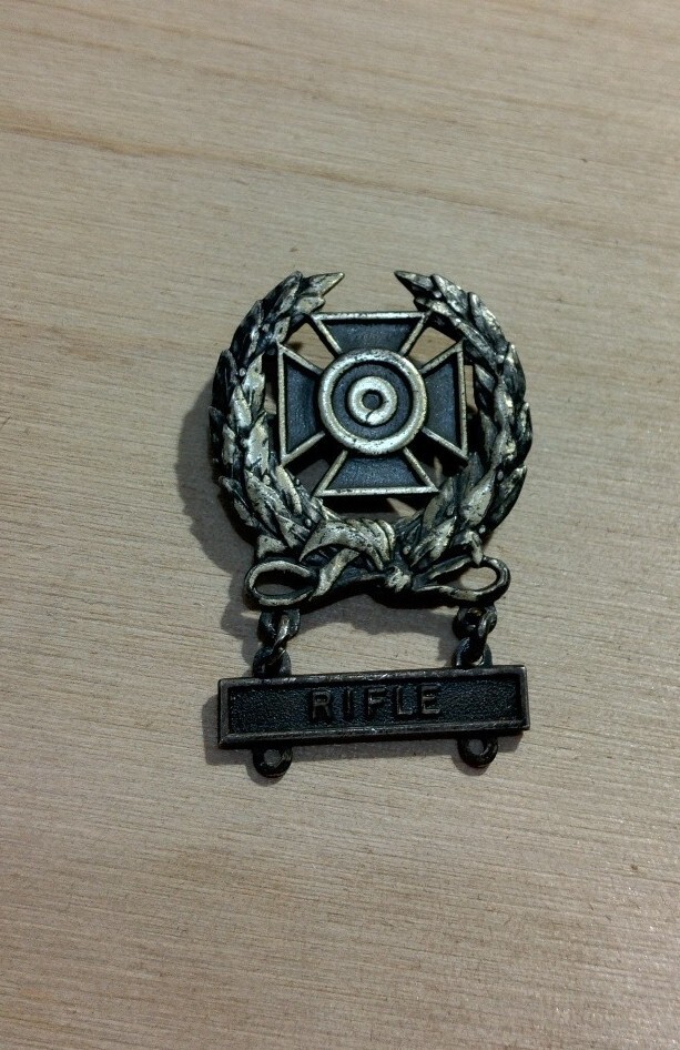 Authentic US Army RIFLE Qualification Badge , sterling davorn | eBay