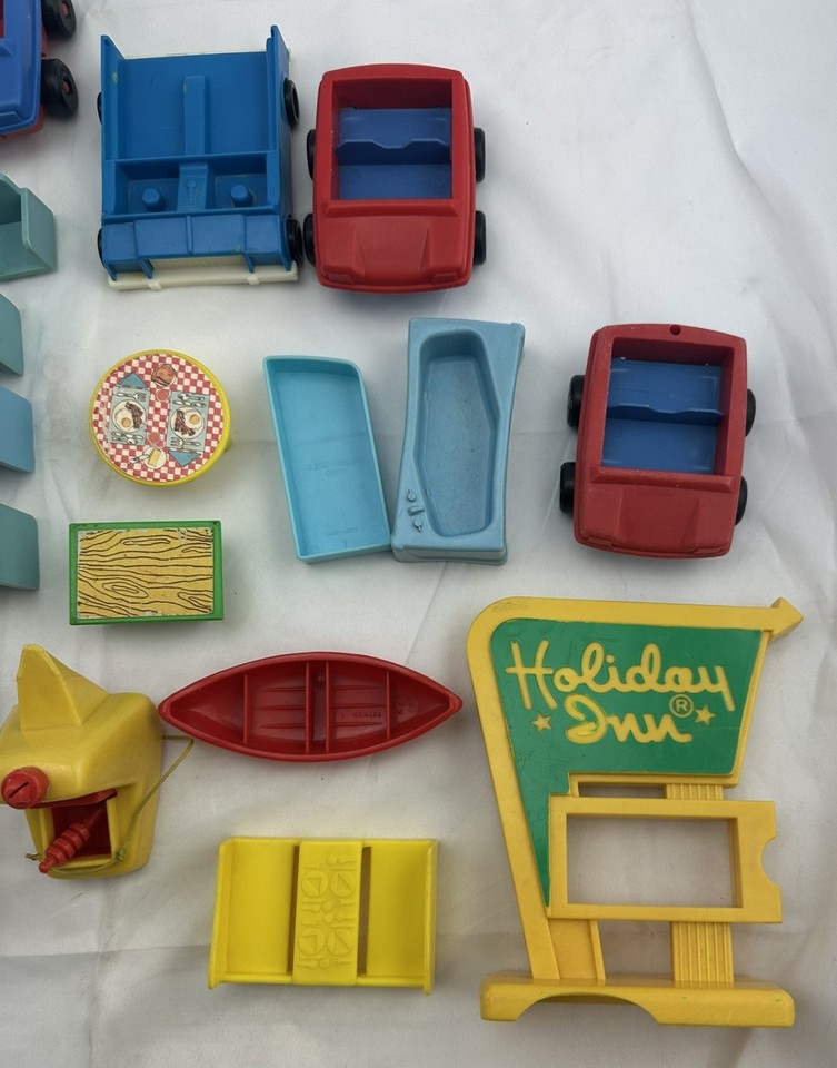1974 Playskool Holiday Inn Playset Familiar Places Good Condition FREE ...