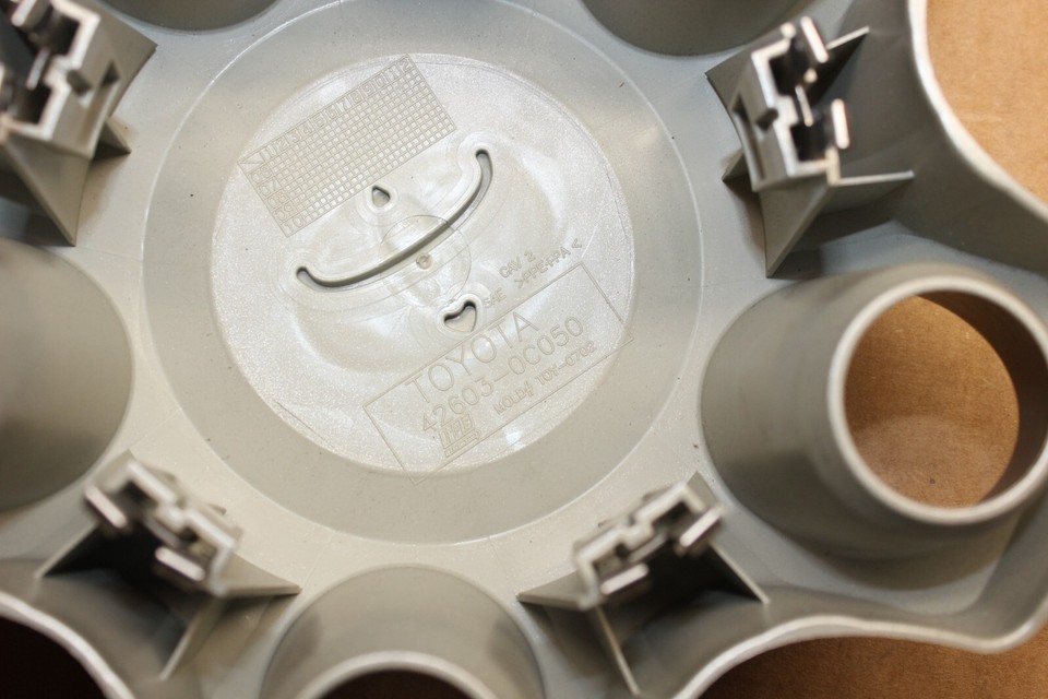 OEM Center Wheel Cover Hub Cap 42603-0C050 fits 2007-2021 TUNDRA OEM ...