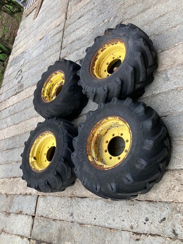 John Deere 3200 Telehandler Wheels, Calf, Farm, Cattle, Cow, Sheep ...