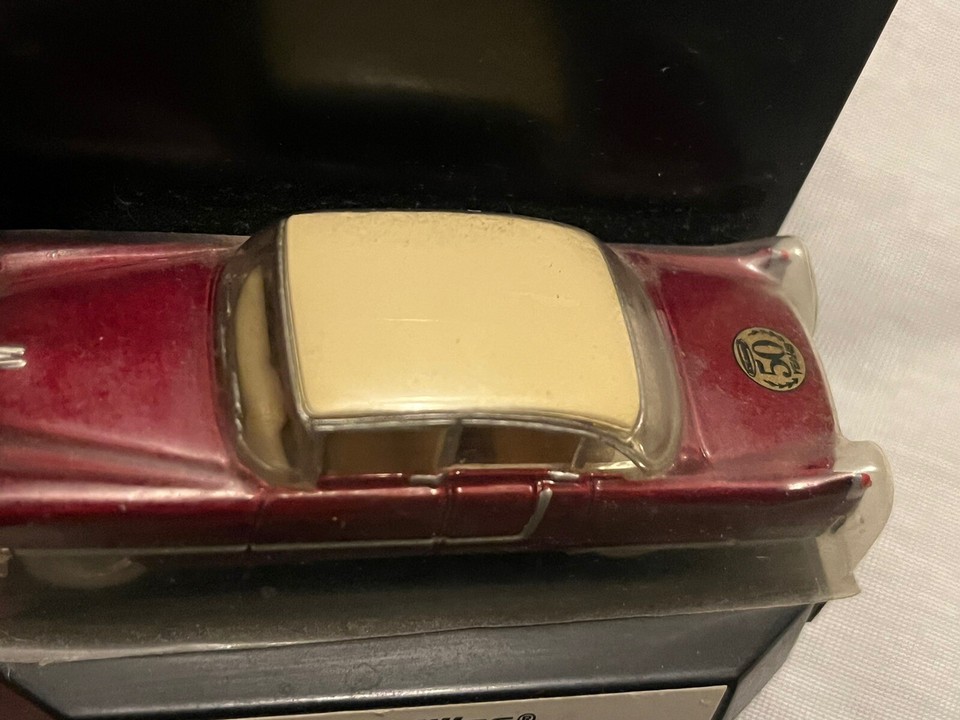 Vintage 1999 Mattel Matchbox Lesney 1955 Cadillac Fleetwood & 1956 Pink ...