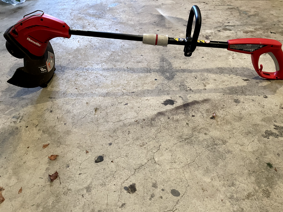 HOMELITE 13 in 4 Amp Straight Electric String Trimmer / Edger - CORDED ...