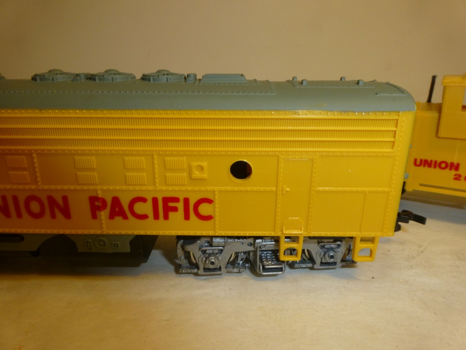 Bachmann Union Pacific 1206 Locomotive (untested) and Caboose | eBay