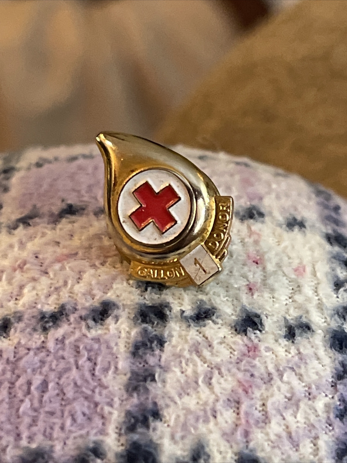 1 Gallon Donor Red Cross Gold Tone Lapel Pin (CC) | eBay