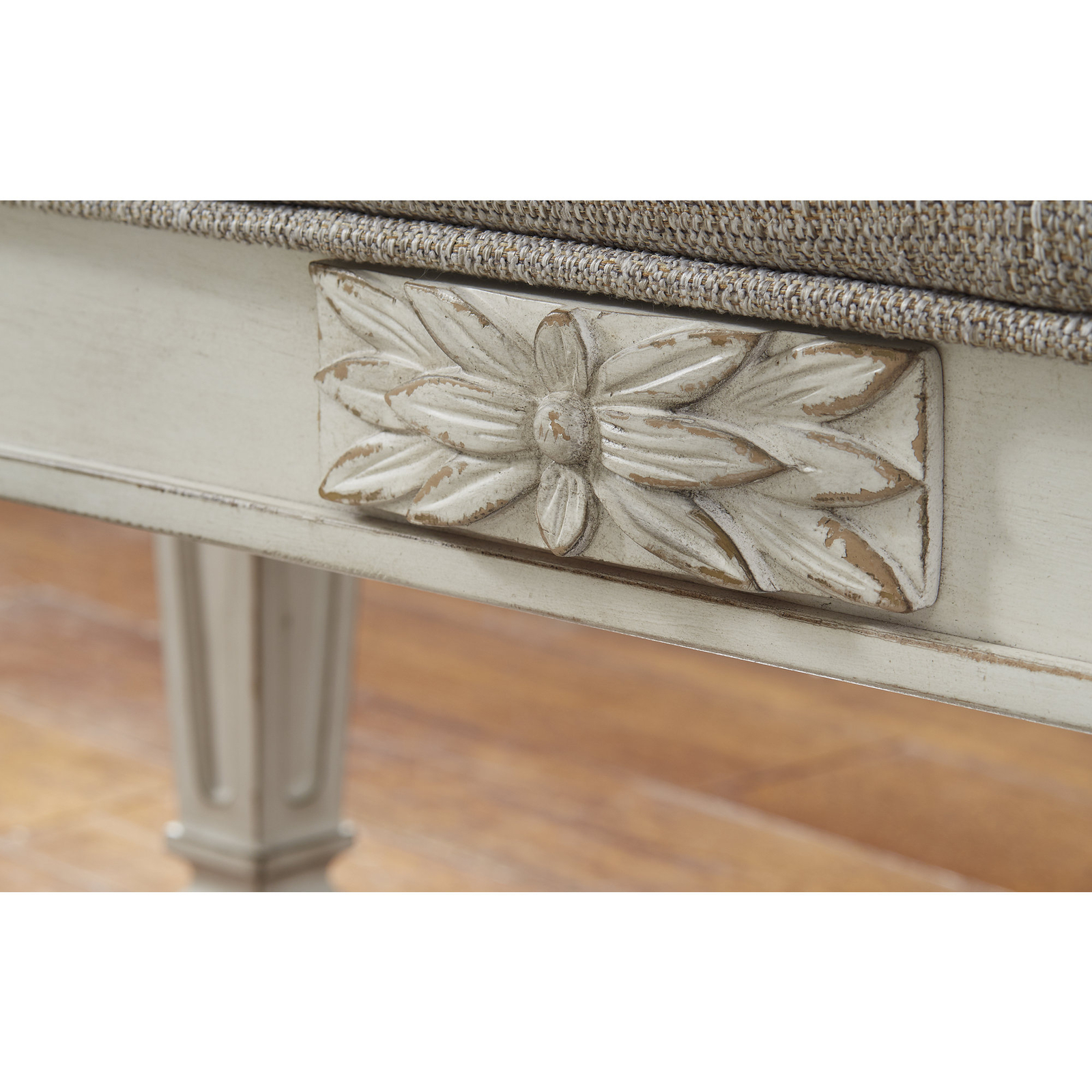Signature Design by Ashley Traditional Realyn Accent Bench, Antique ...