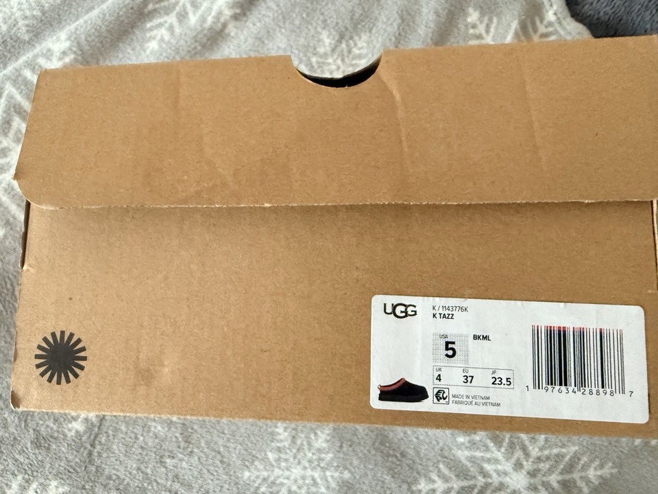 Black & Pink UGG Tazz Size 4 New In Box 100% Genuine 🖤 read description ...